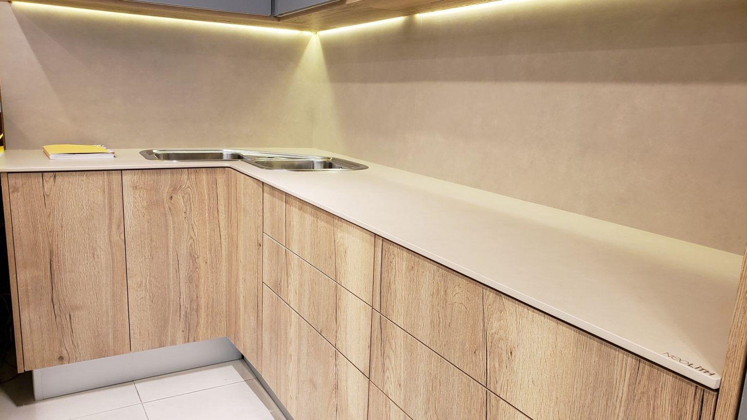 Neolith Pietra Di Osso - Elegant Stone Finish